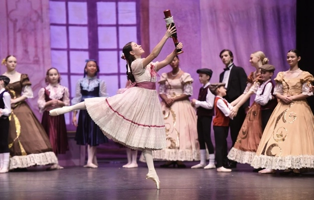 nutcracker soldier dance